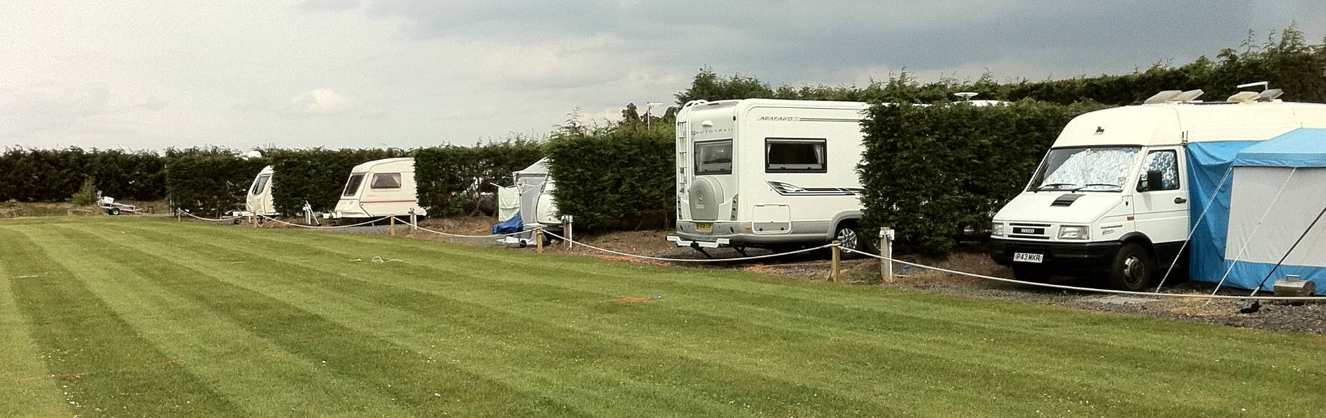 Carvan Site - Broadlands Farm Tel: 01924 255500 or Mob: 07976 707602