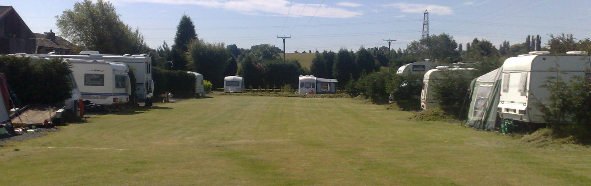 Carvan Site - Broadlands Farm Tel: 01924 255500 or Mob: 07976 707602